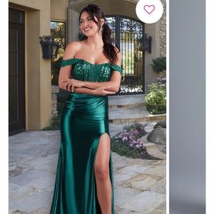 PromGirl | Dresses | Beautiful Emerald Green Prom Dress That Was Bought ...